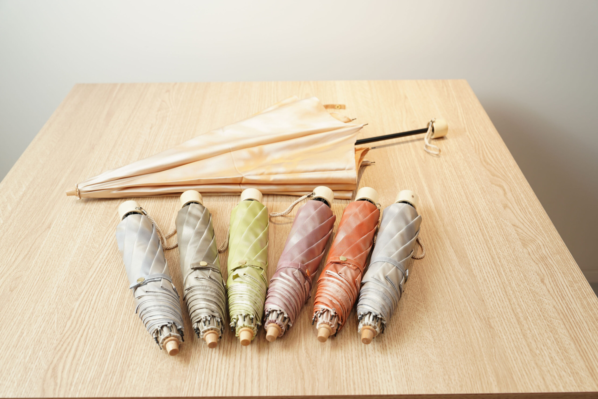 羽田空港“和蔵場～ WAKURABA”にファクトリーブランドが登場 | 山梨ハタオリ産地の今を伝える ハタオリマチのハタ印